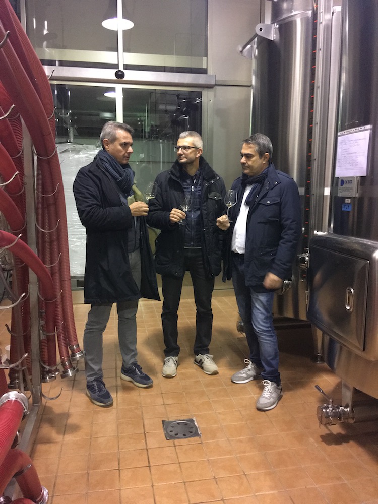Il Moscato secco Fonte Grotta di Tenuta Secolo IX di Fioravante ...